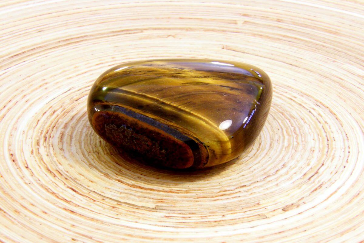10 Best Crystals for Men & Masculinity [Complete Guide]