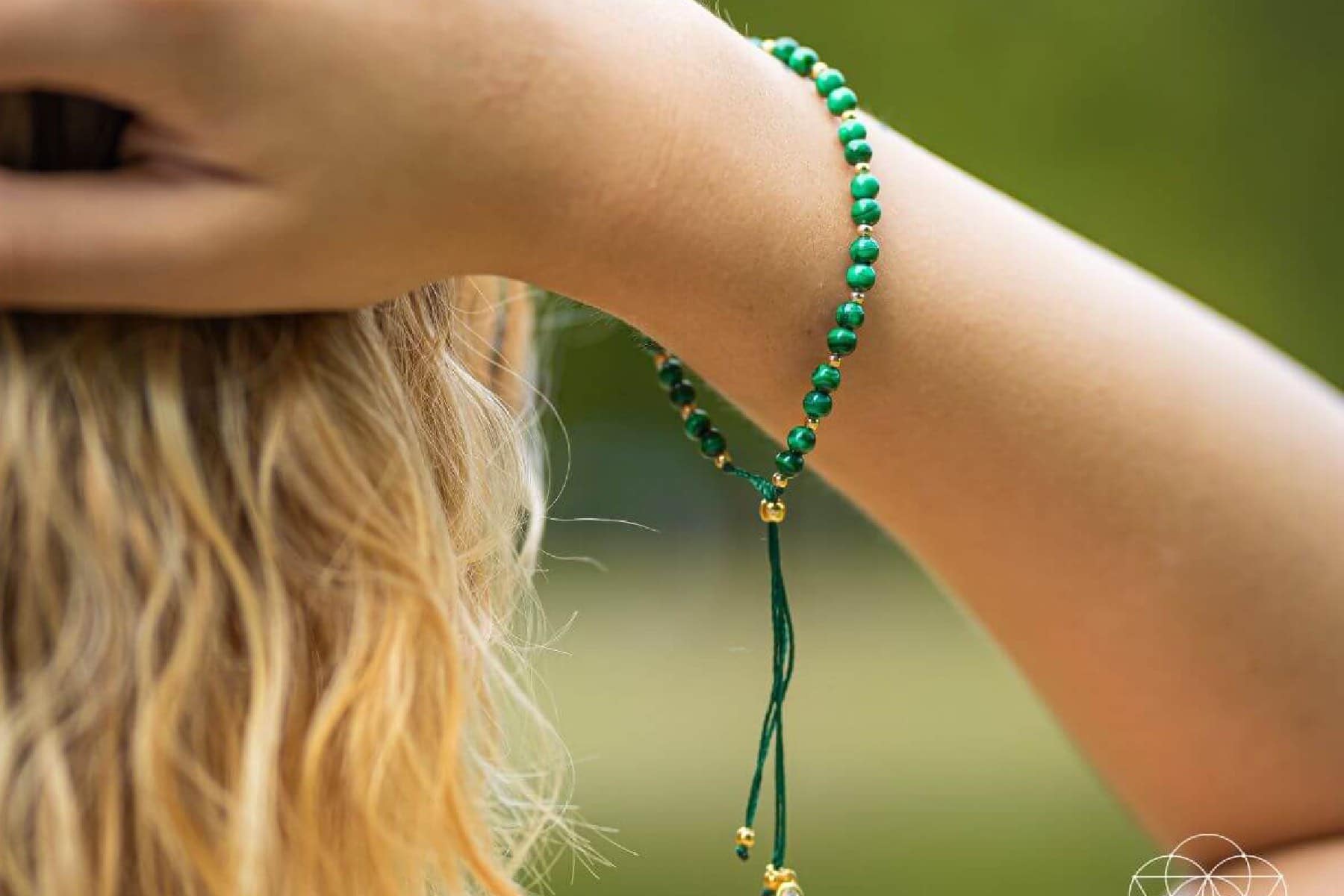11 Best Crystal Bracelets for Positive Energy & Good Vibes