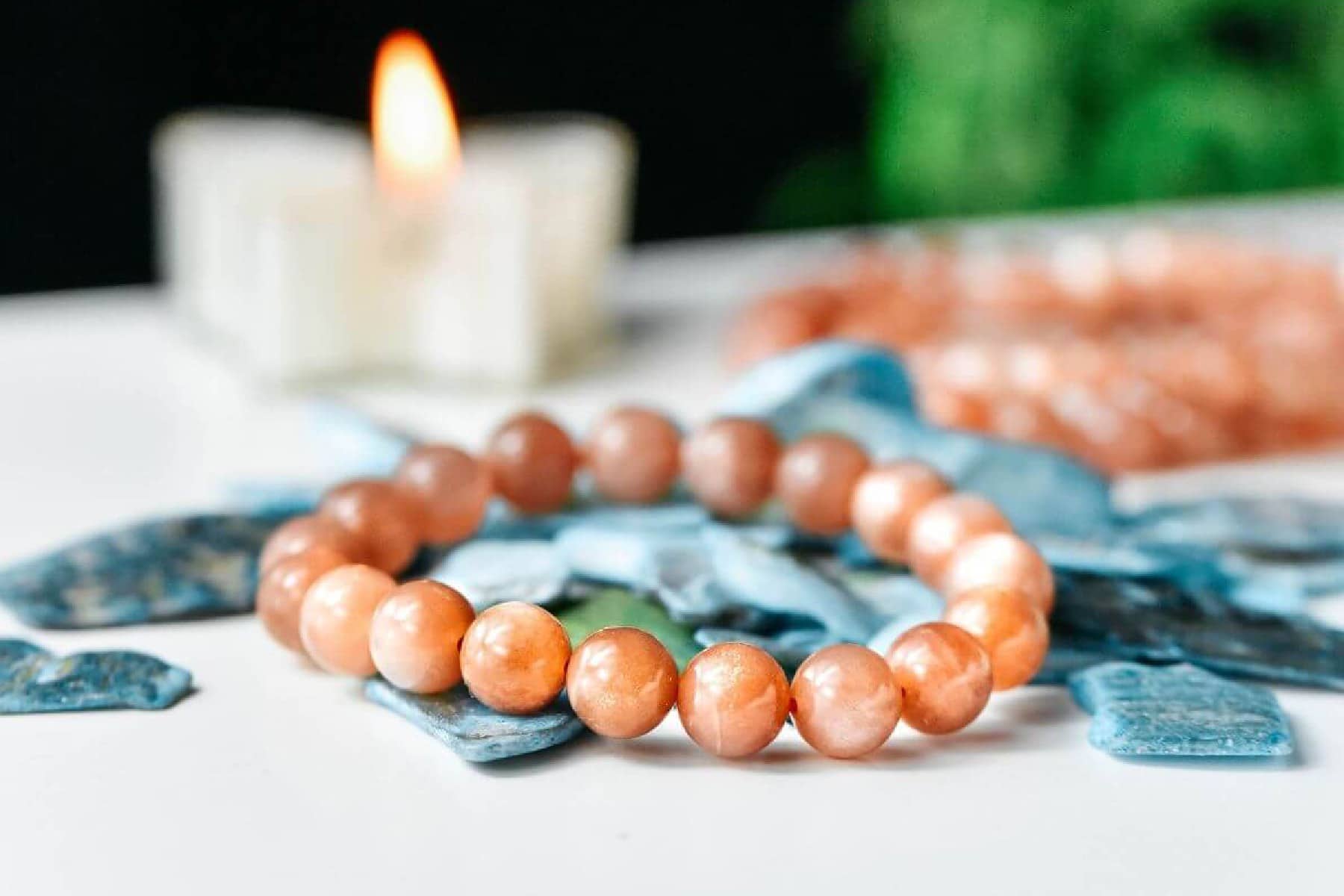 11 Best Crystal Bracelets for Positive Energy & Good Vibes